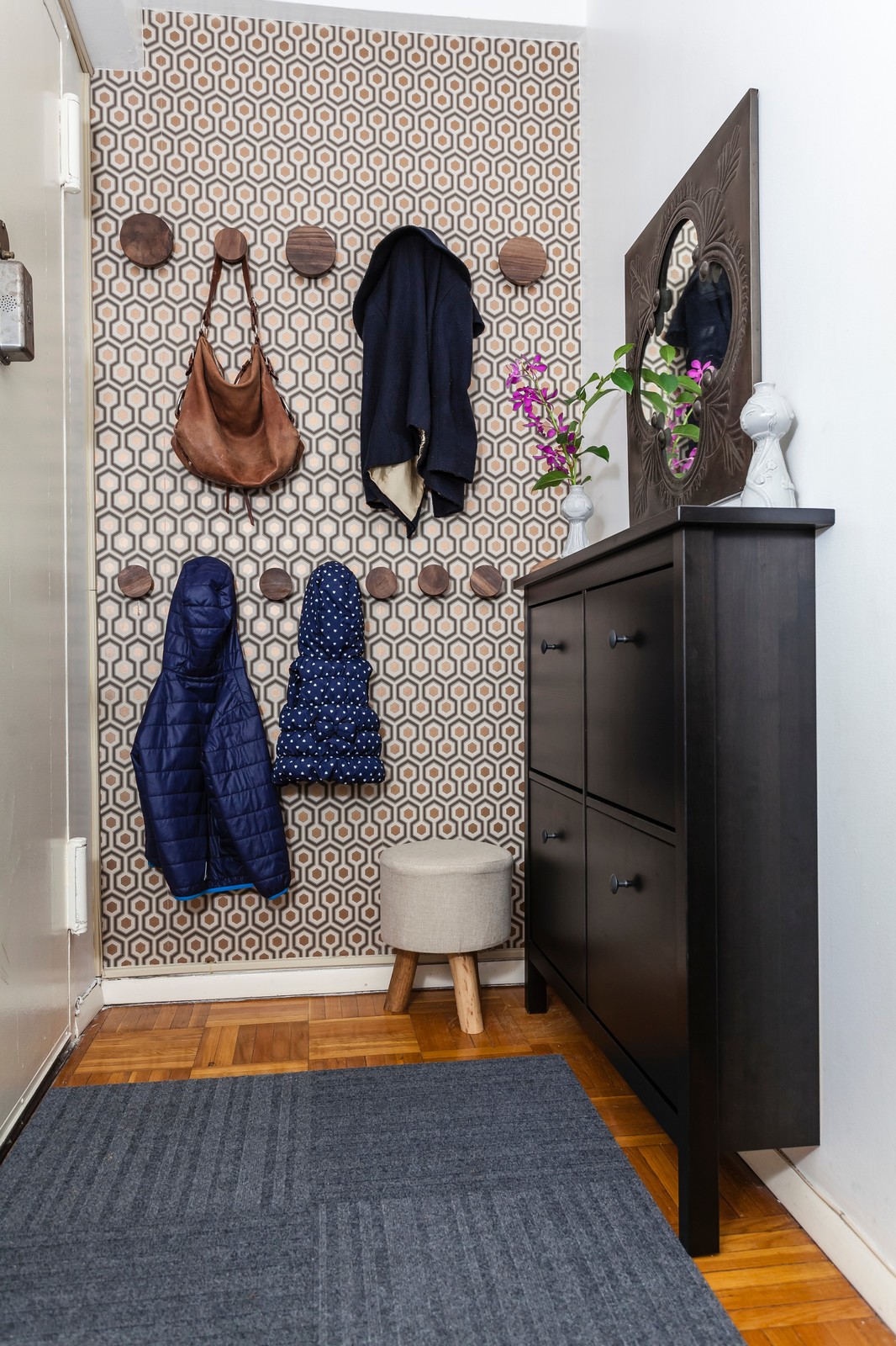 15 Majestic Small Entryway Flooring Ideas for the Best Visual Aesthetic ...